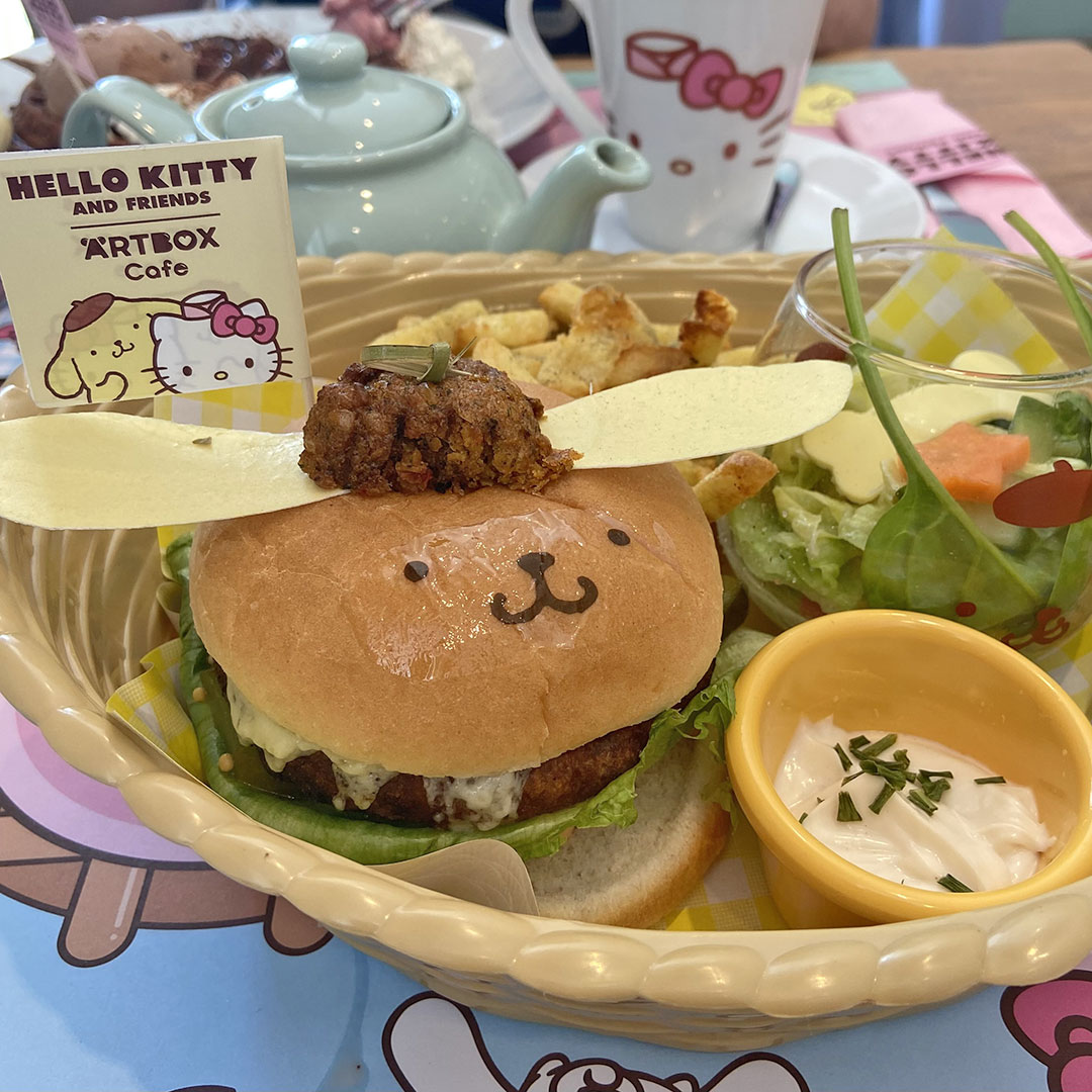 Visiting Hello Kitty & Friends x ARTBOX Cafe - Super Cute Kawaii!!
