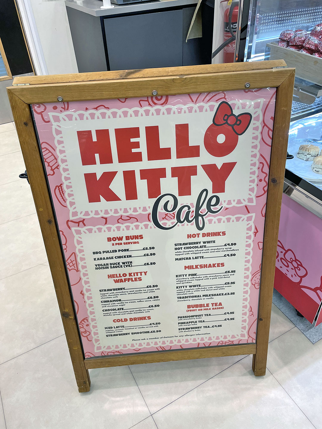 Visiting The Hello Kitty Cafe At Primark - Super Cute Kawaii!!