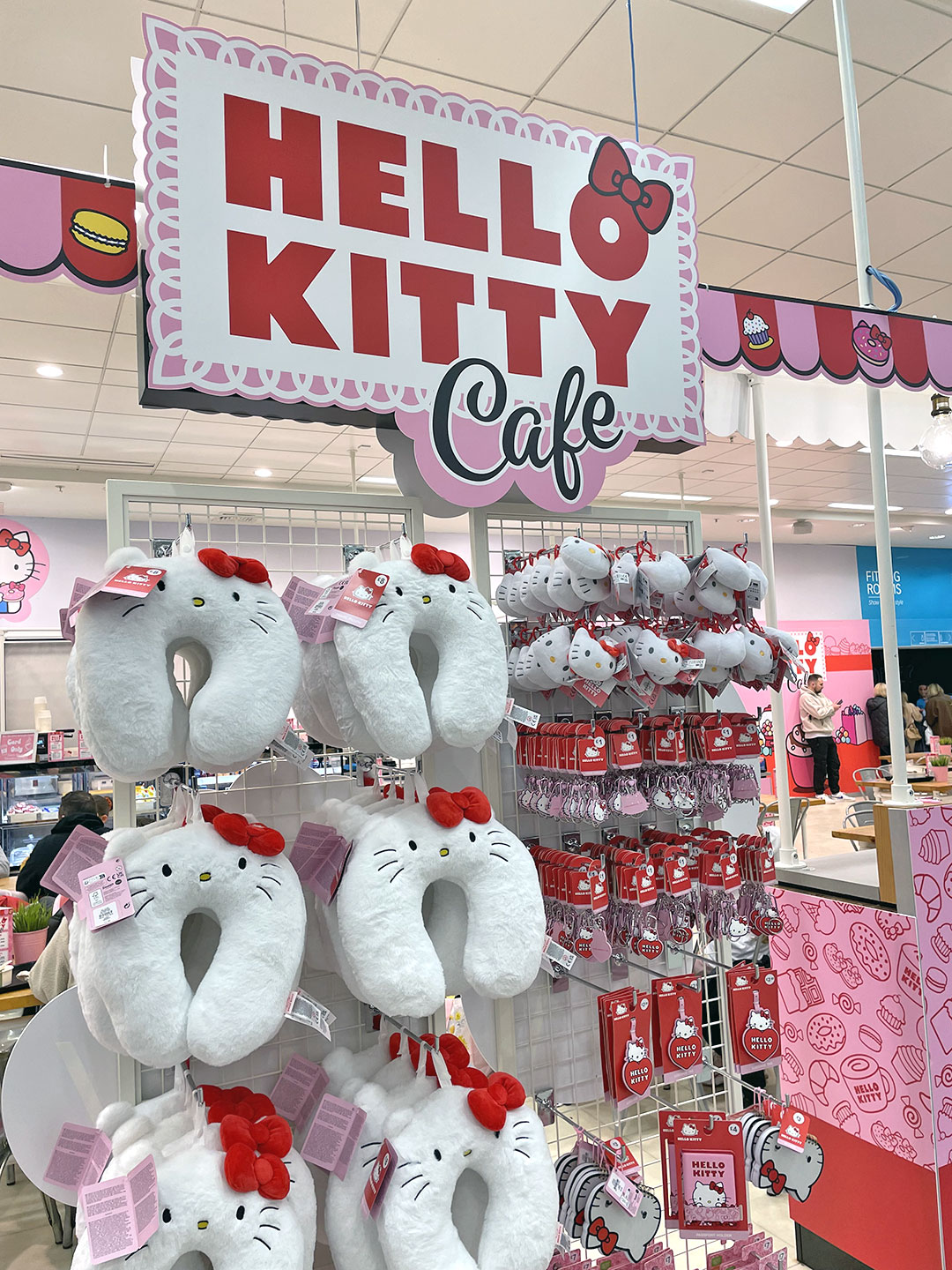 Visiting The Hello Kitty Cafe At Primark - Super Cute Kawaii!!
